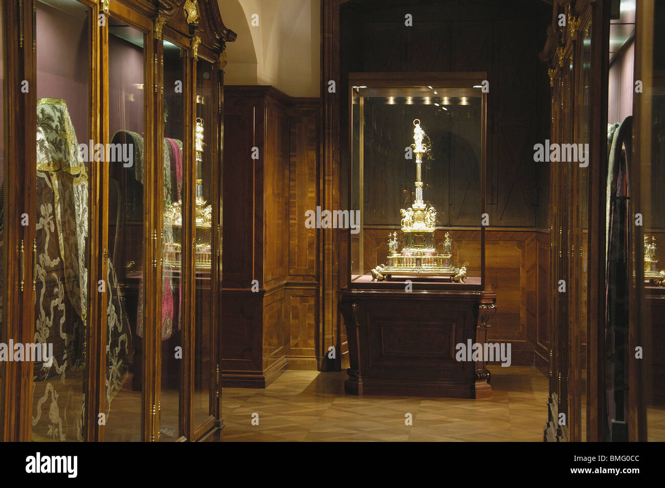 Medieval treasury hi-res stock photography and images - Alamy