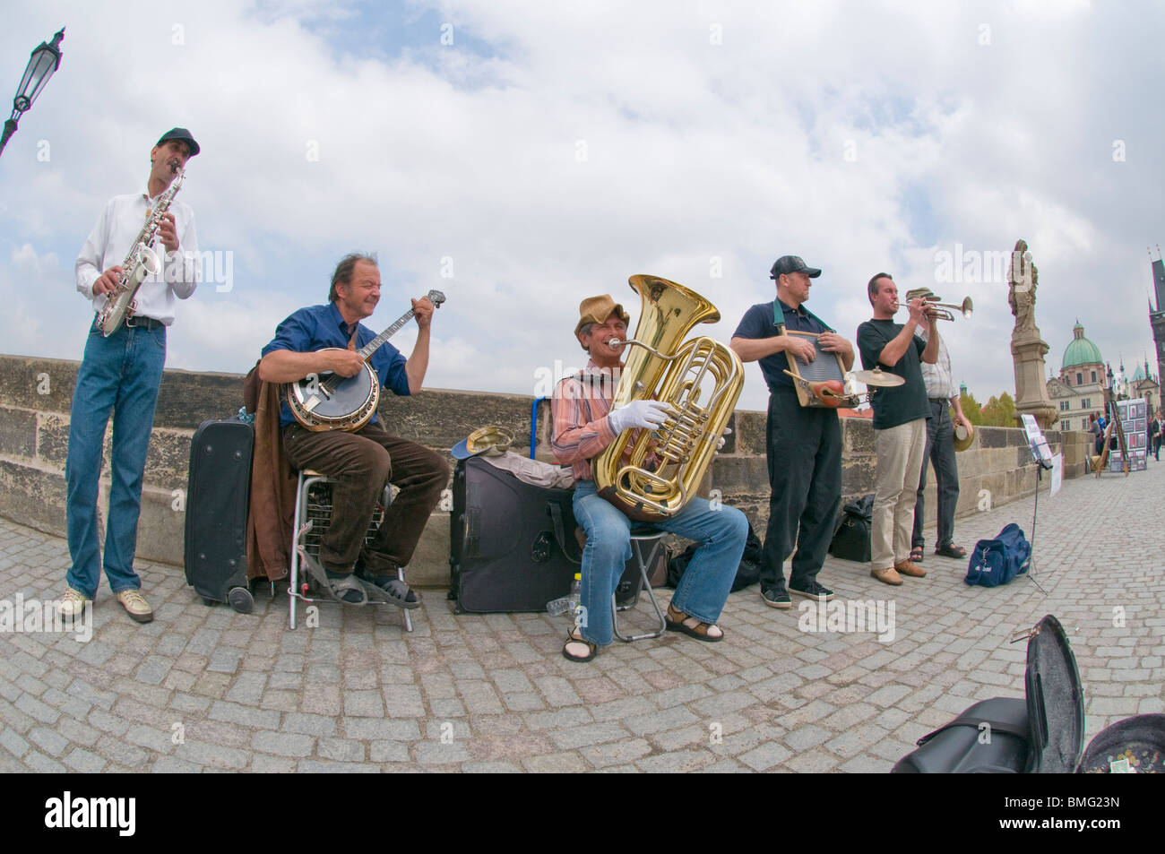 Jazz band playing music for tourists on Charles Bridge, Prague Czech ...