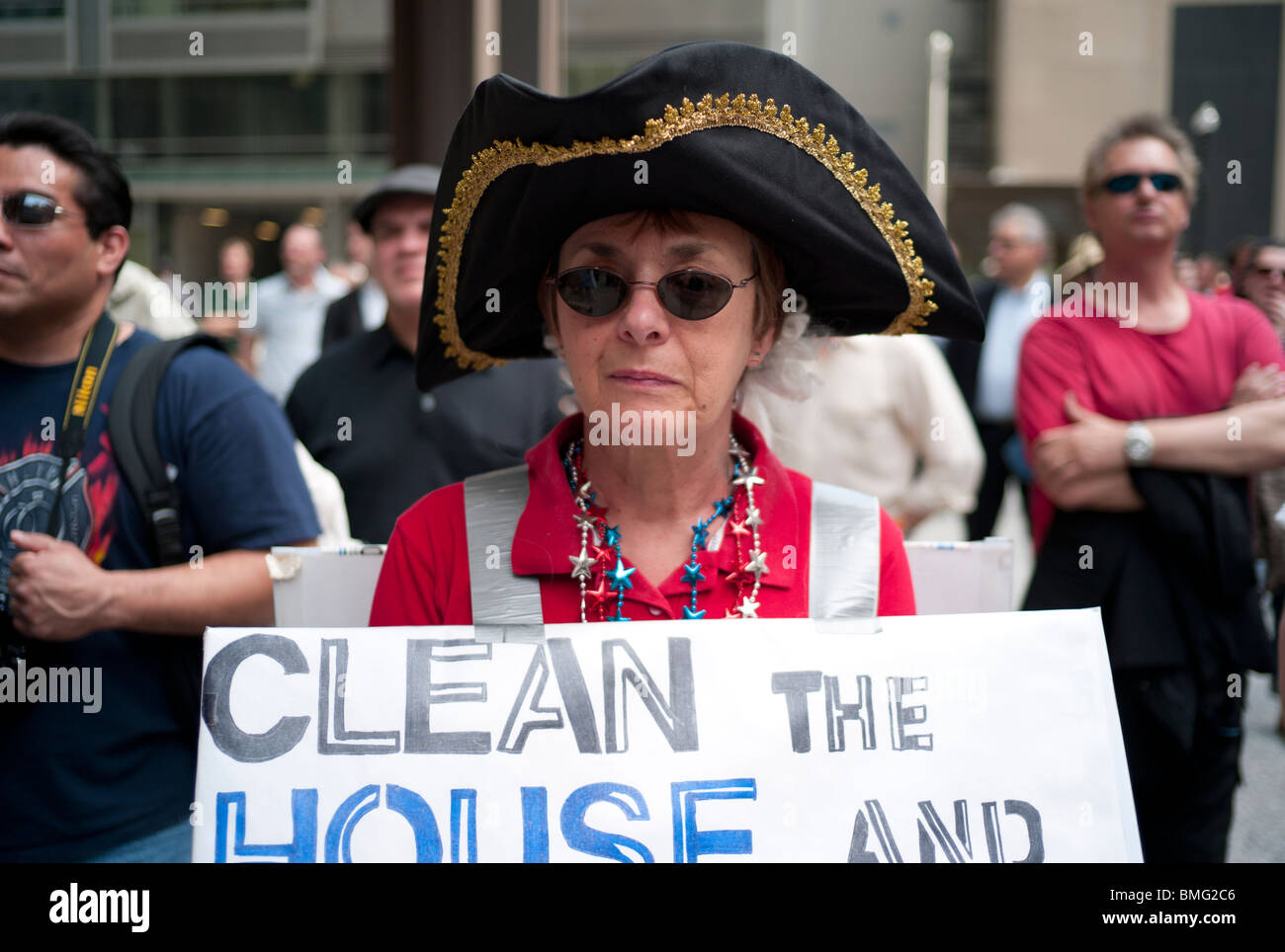 Members of the Illinois Tea Party movement rally at Chicago's Daley ...