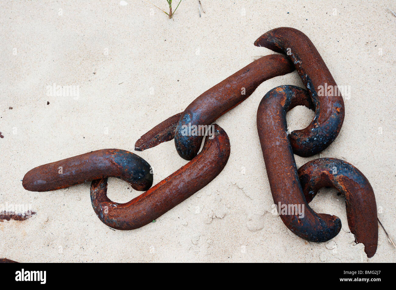 chain in sand Stock Photo - Alamy