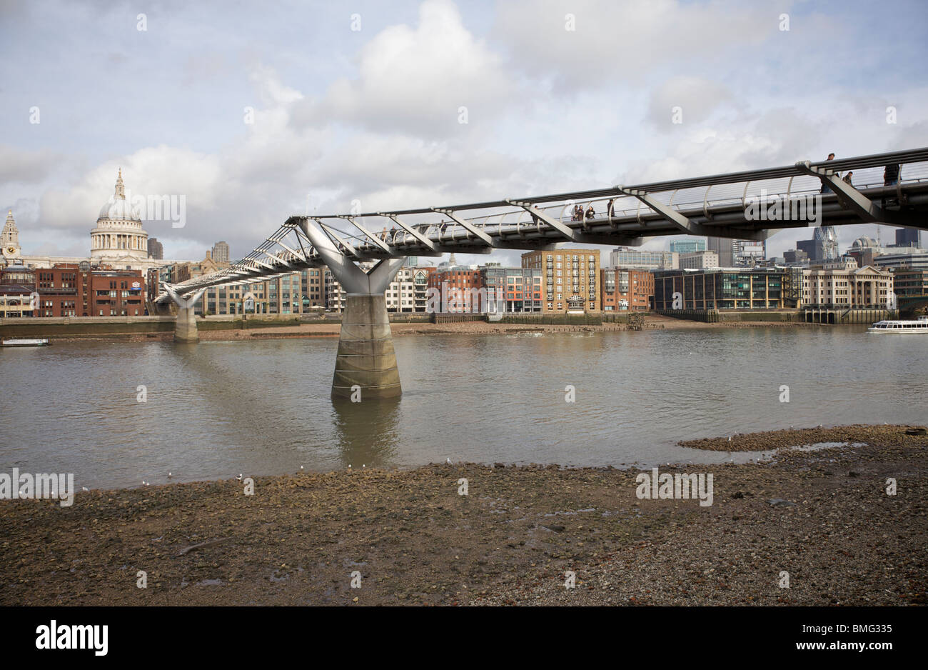 Millennium bridge icon hi-res stock photography and images - Alamy