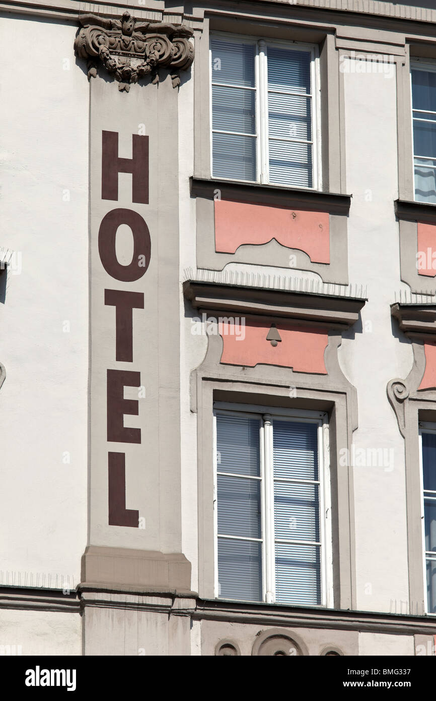 Rooms for words hi-res stock photography and images - Alamy