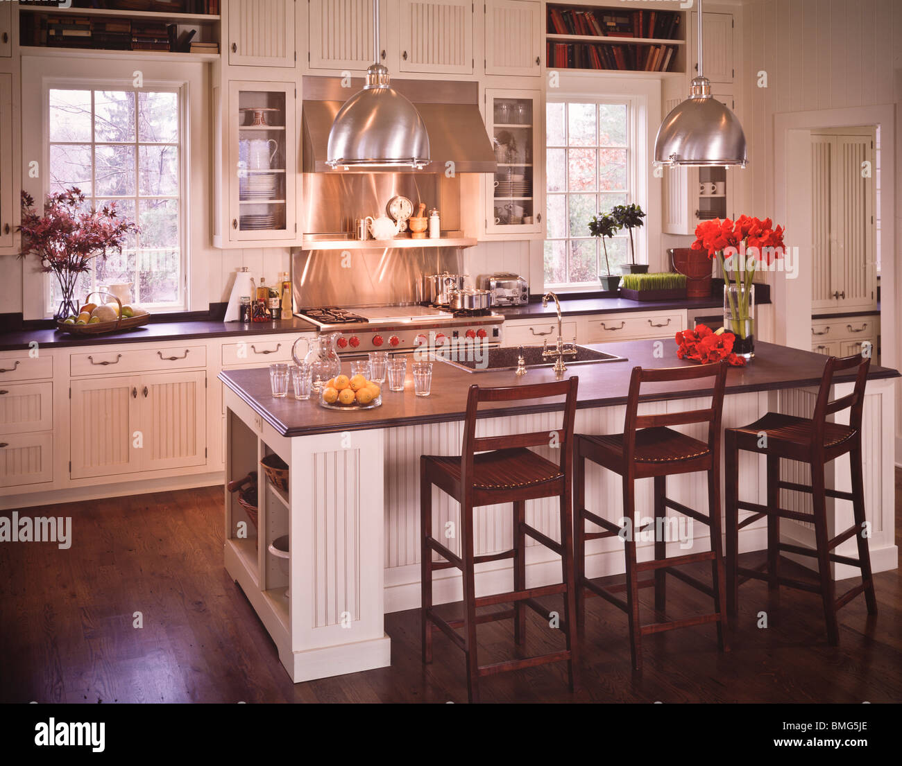 Contemporary modern classic style home kitchen Stock Photo - Alamy