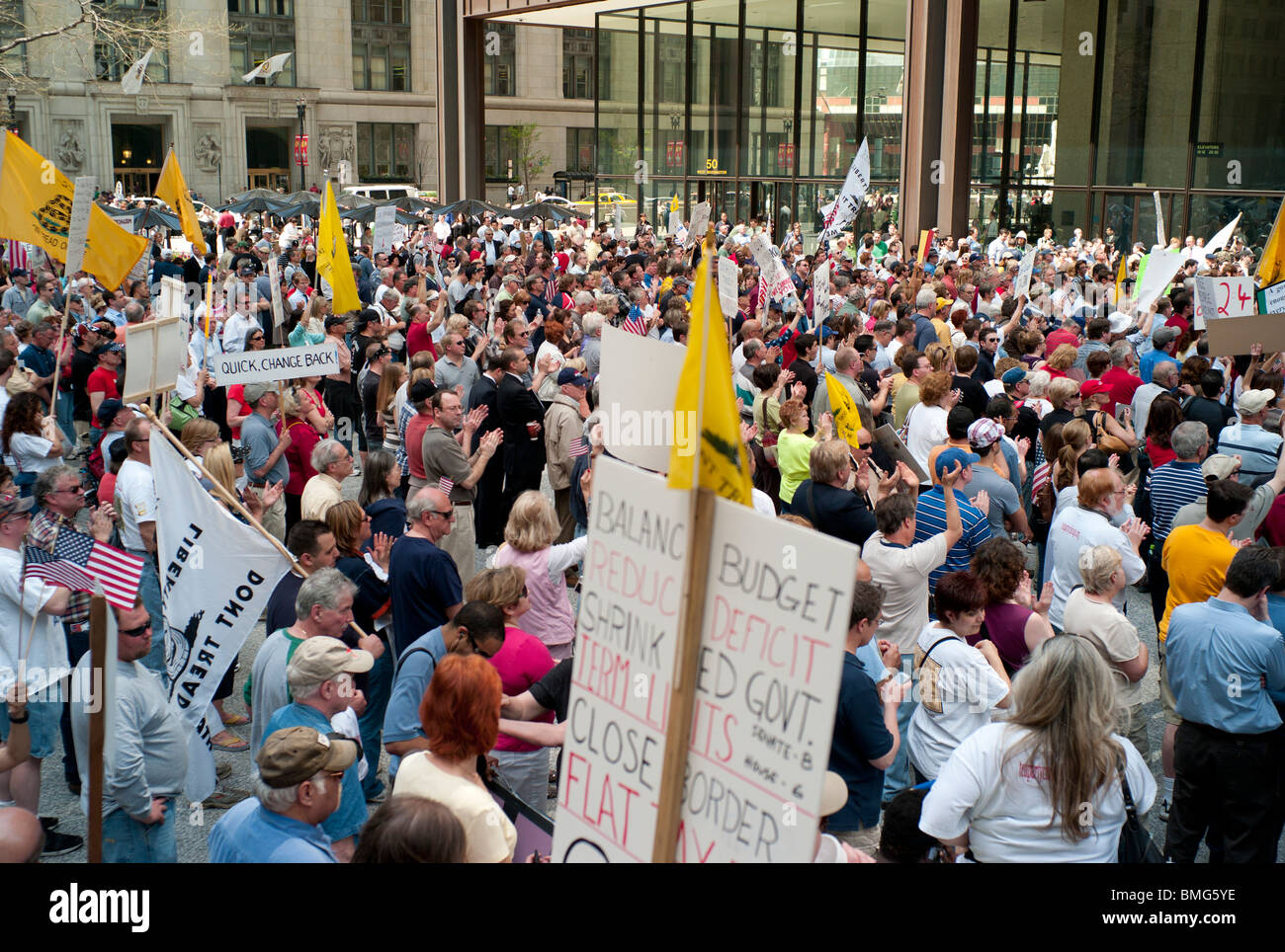 Members of the Illinois Tea Party movement rally at Chicago's Daley ...