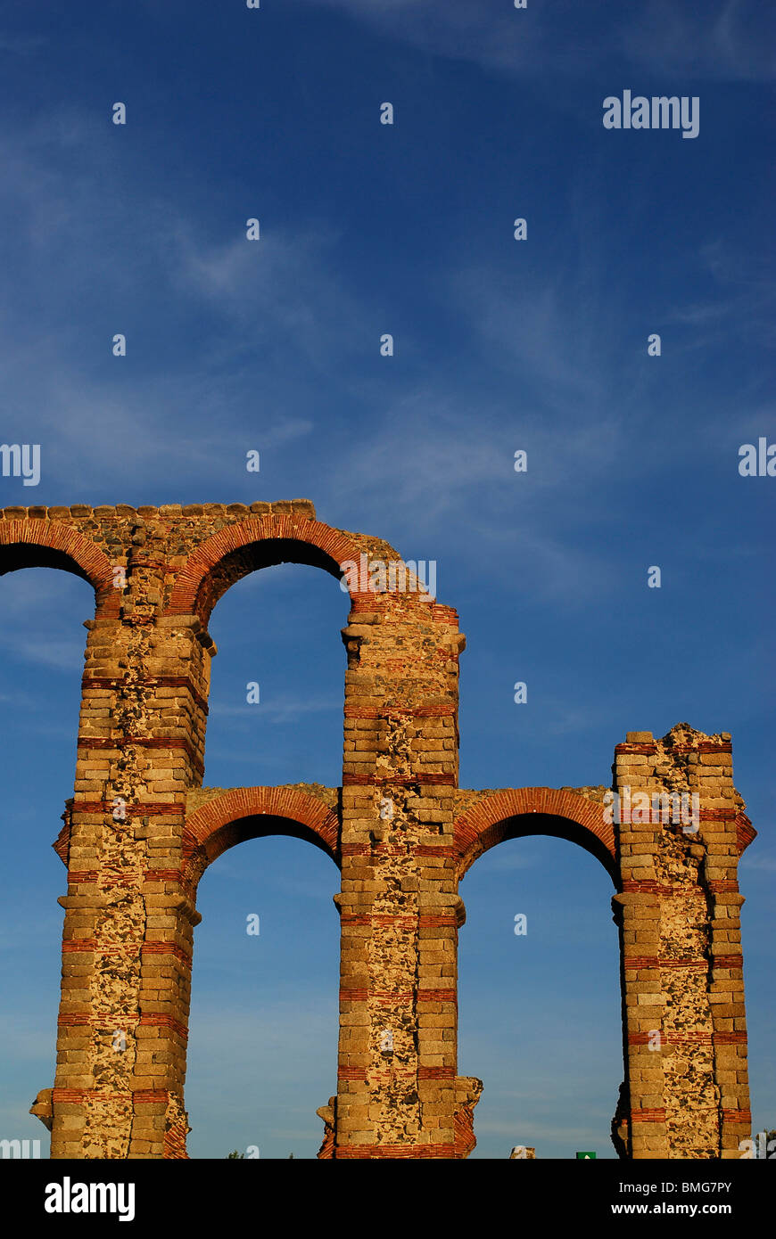 Acueducto romano hi-res stock photography and images - Alamy