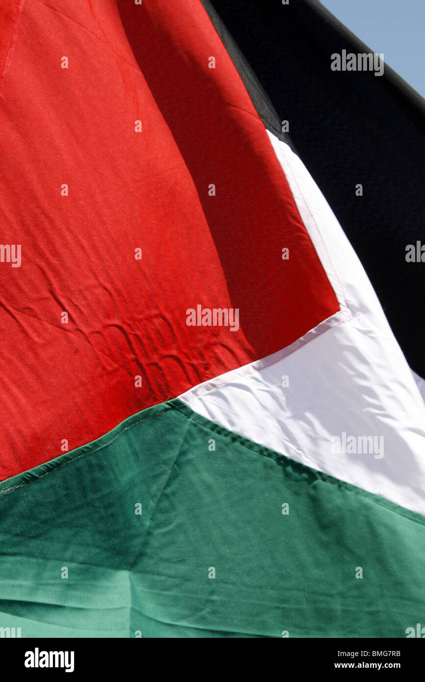 palestinian flag and blue sky Stock Photo - Alamy