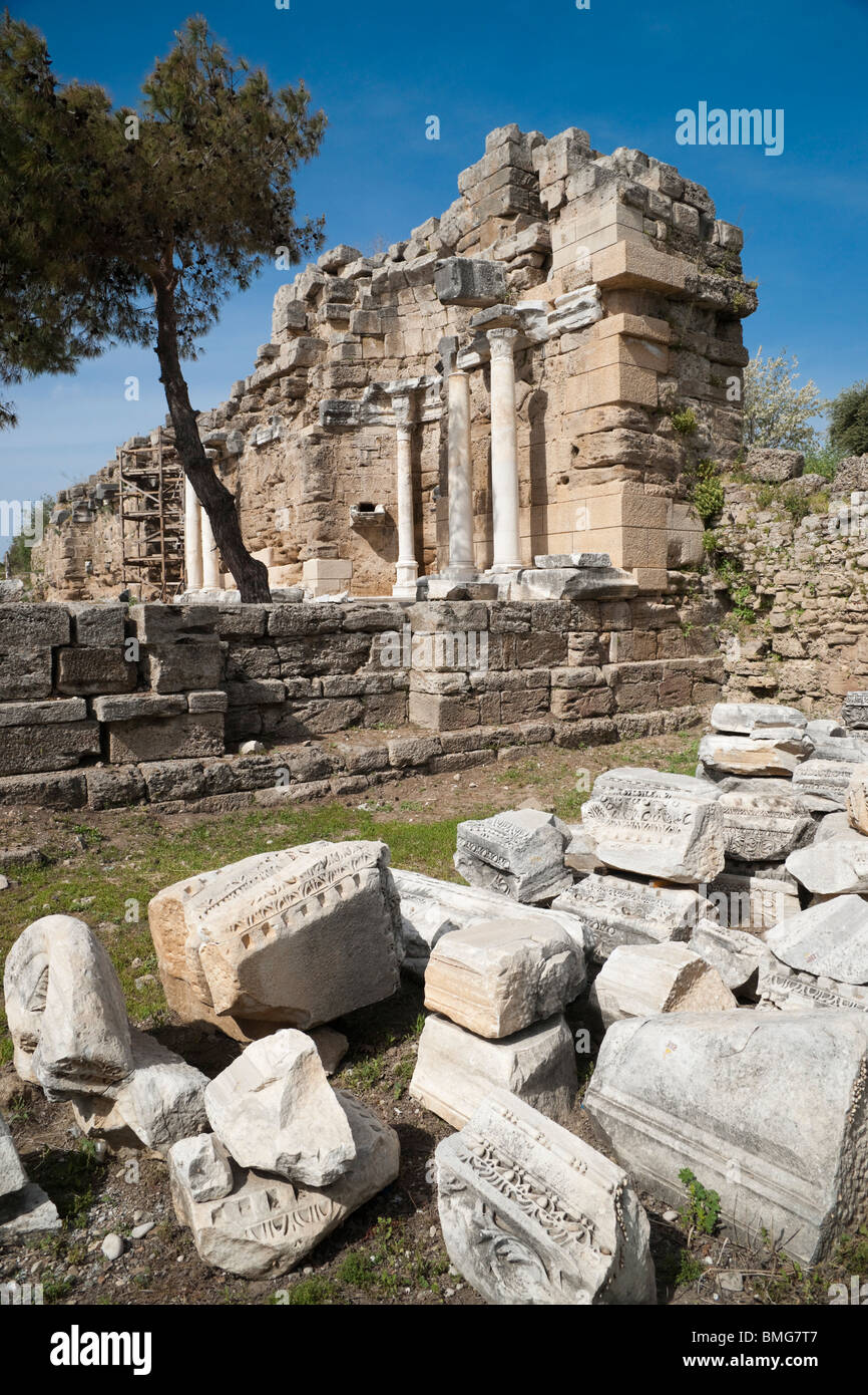 Roman nymphaeum hi-res stock photography and images - Alamy