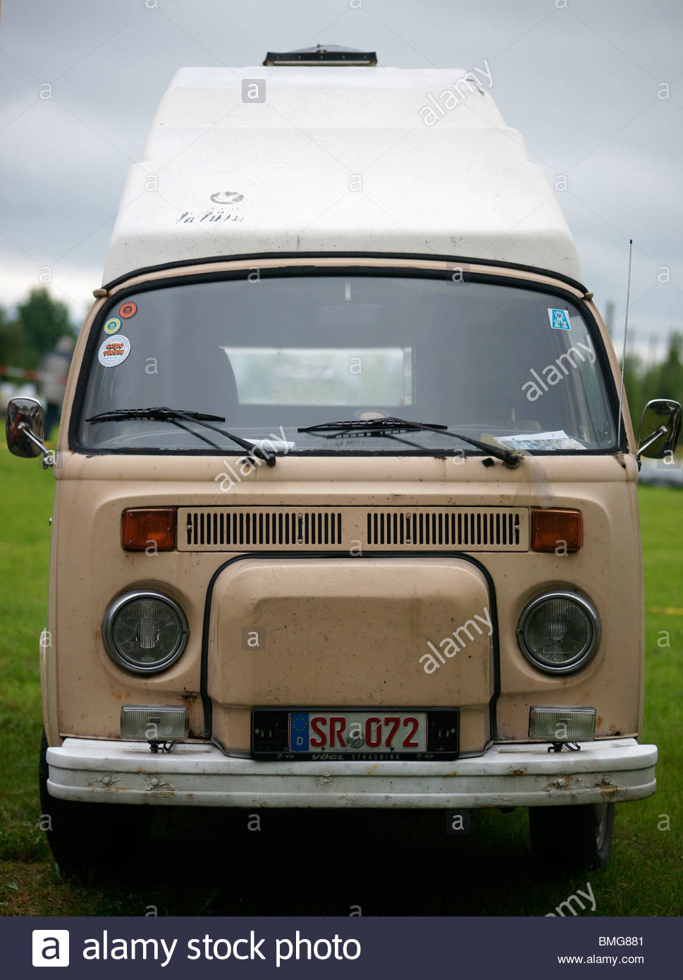Old Minivan High Resolution Stock Photography and Images - Alamy