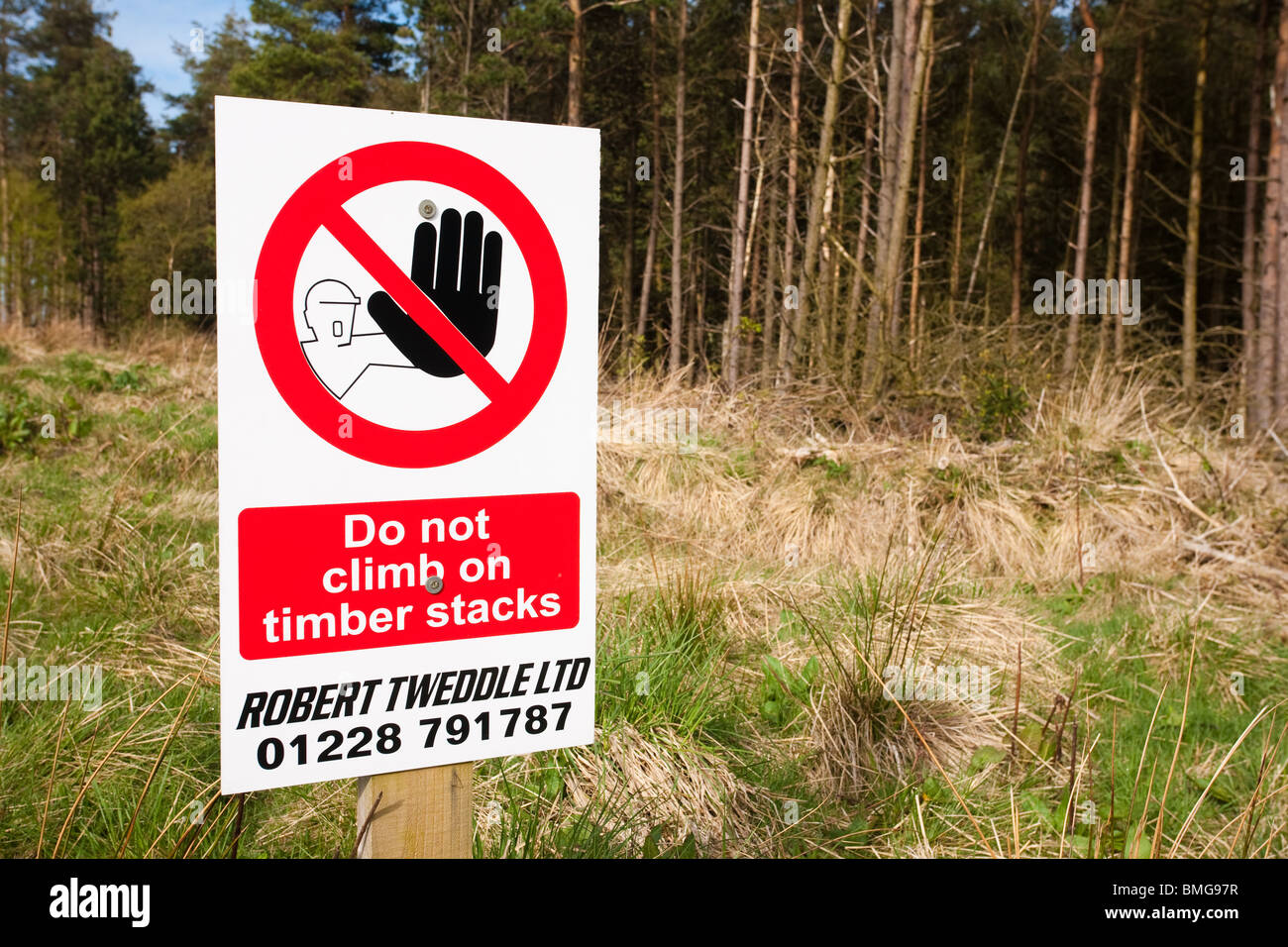 Timber warning sign hi-res stock photography and images - Alamy