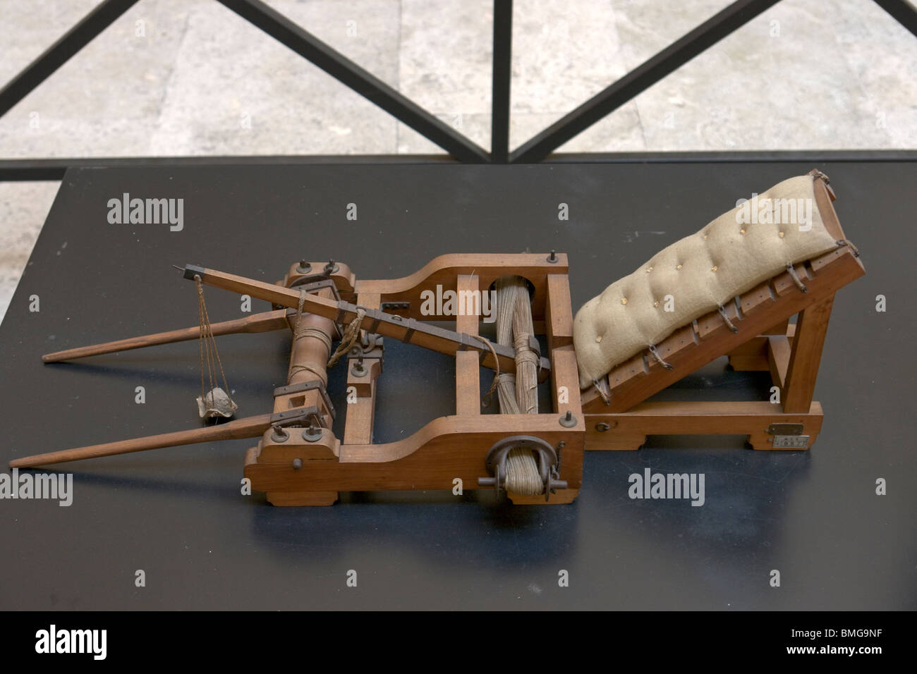 Ancient Catapult Stock Photos & Ancient Catapult Stock Images - Alamy