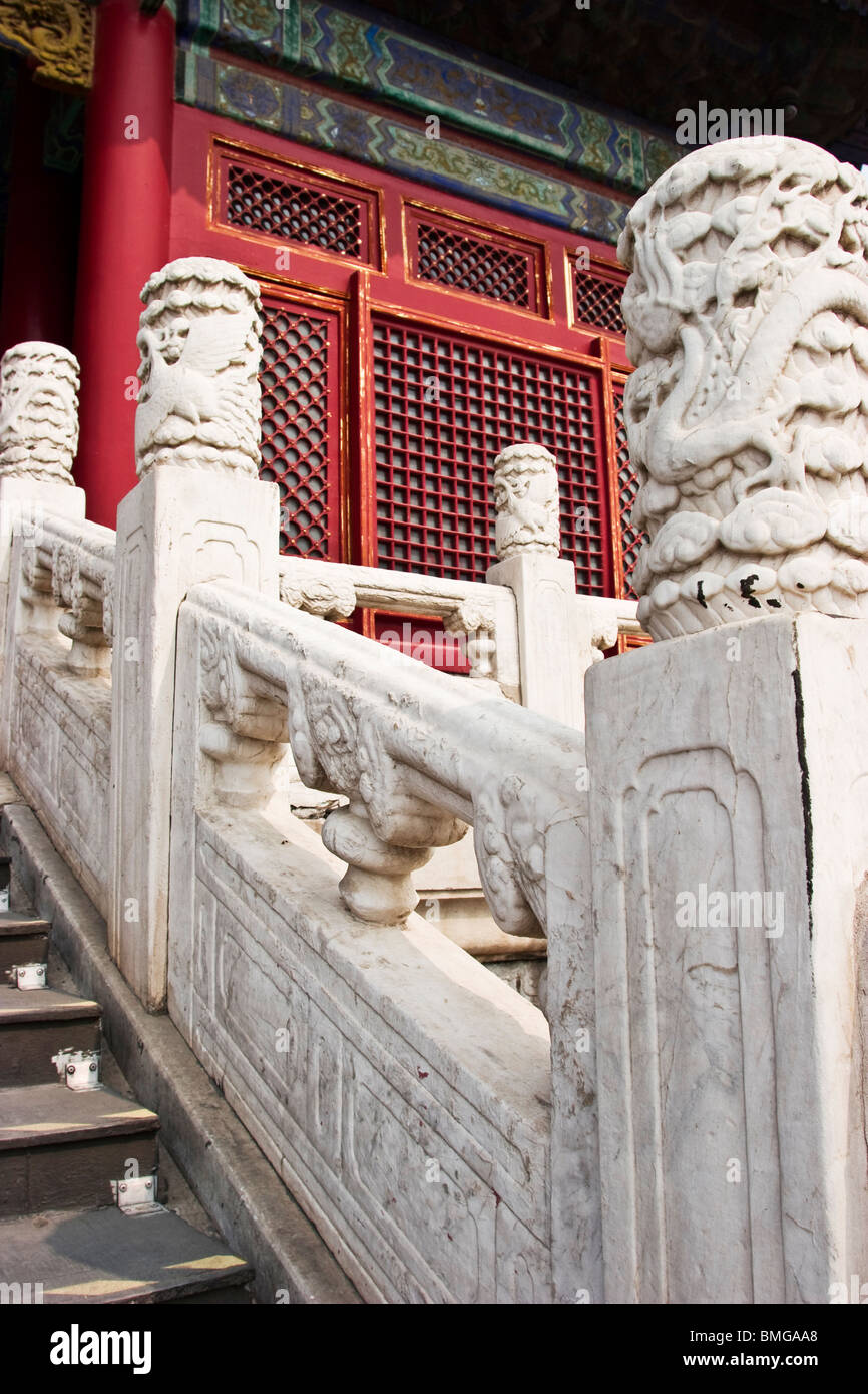 Marble railing carved with dragon, Gate Of Tranquil Longevity ...