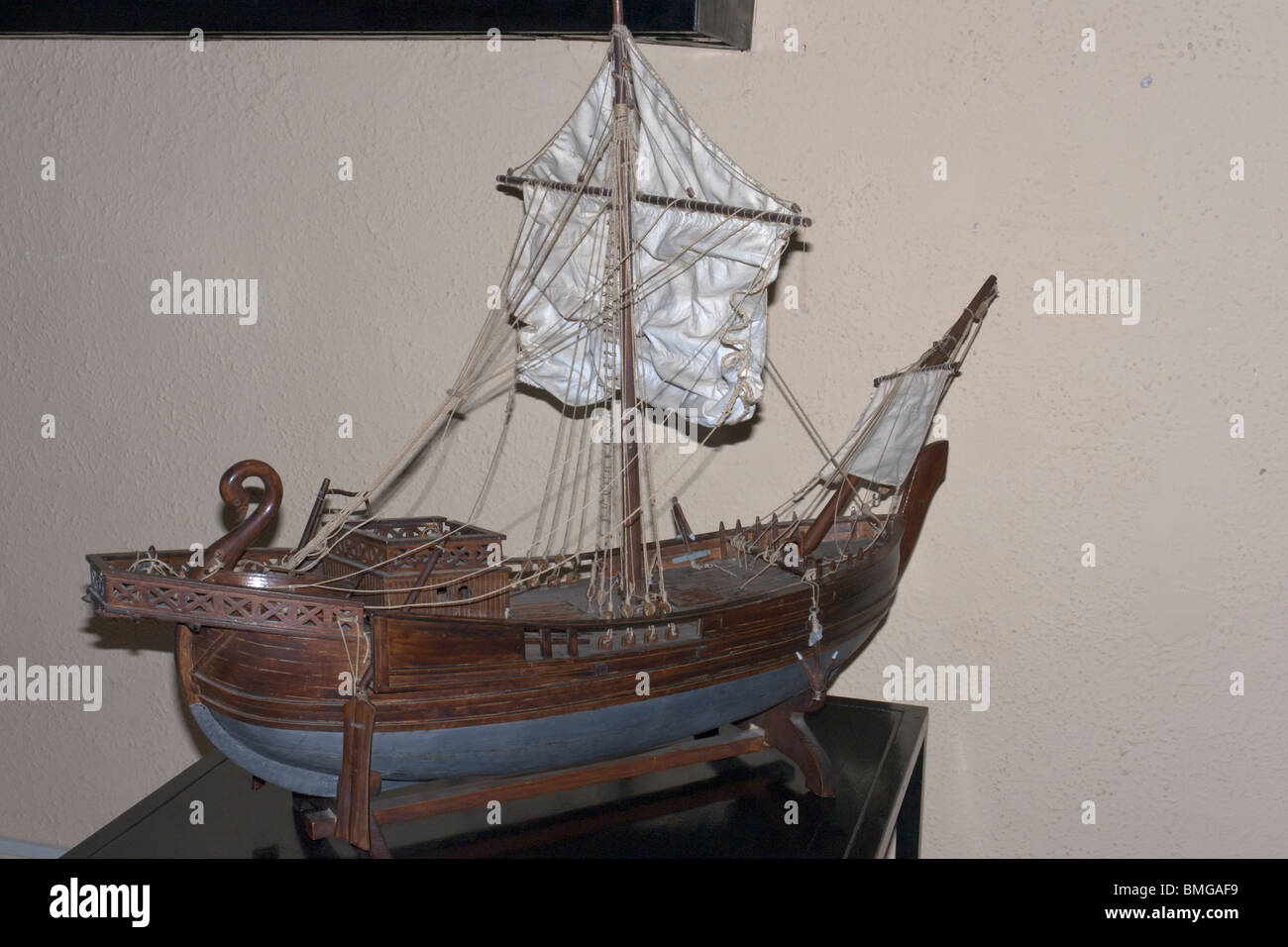 Ancient Cargo Ship Stock Photos & Ancient Cargo Ship Stock Images - Alamy