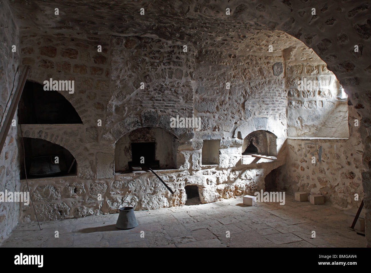 Ancient kitchen hi-res stock photography and images - Alamy