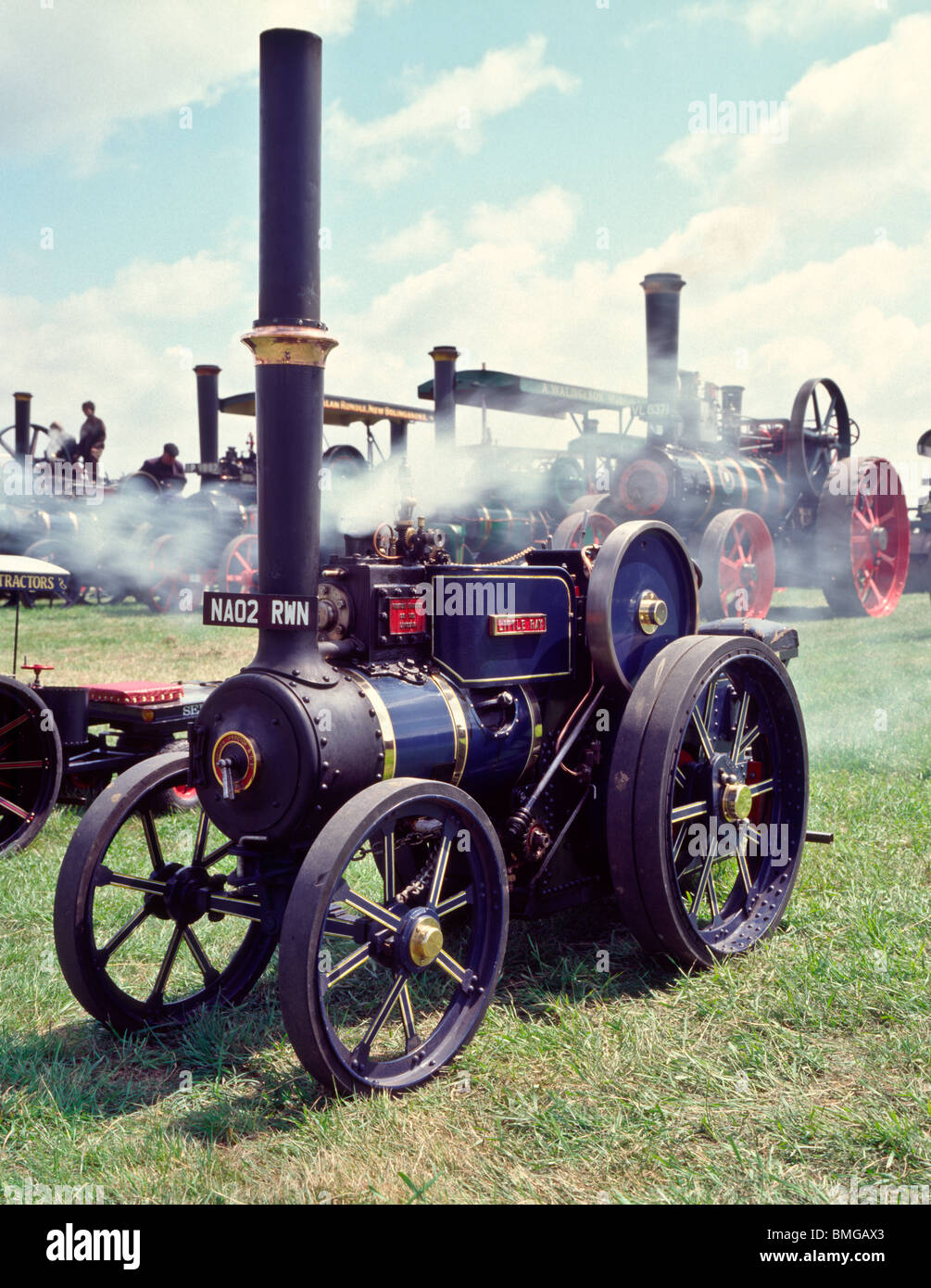 little blue steam traction engine Stock Photo - Alamy