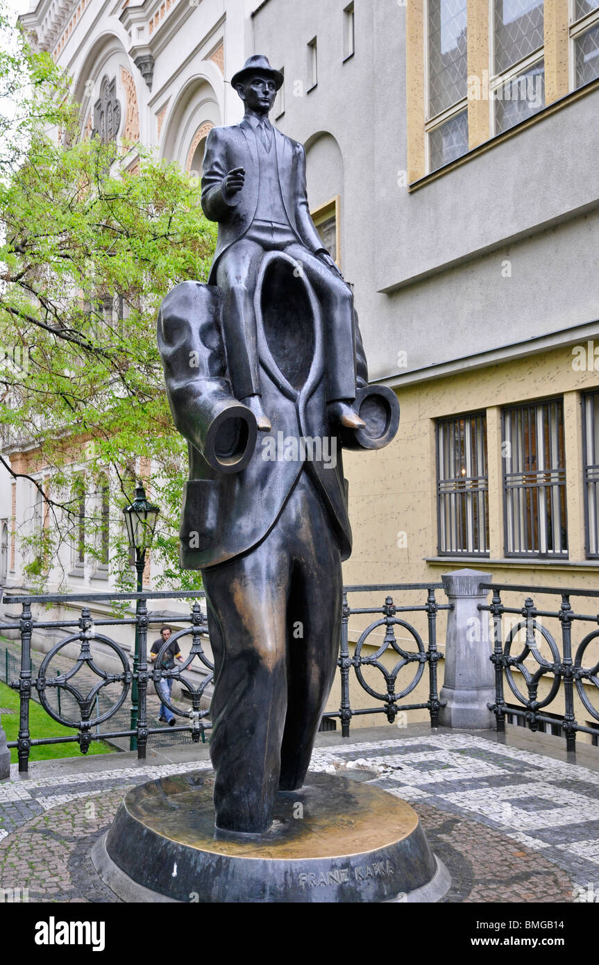 Franz kafka statue hi-res stock photography and images - Alamy