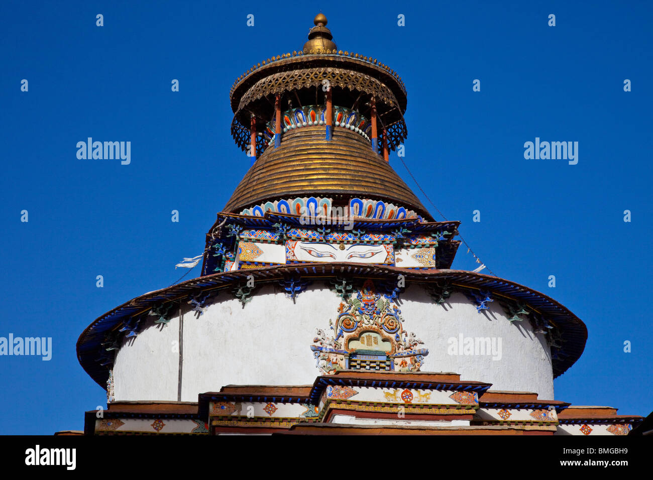 Gyantse Kumbum at Pelkor Chode Monastery in Gyantse, Tibet Stock Photo ...