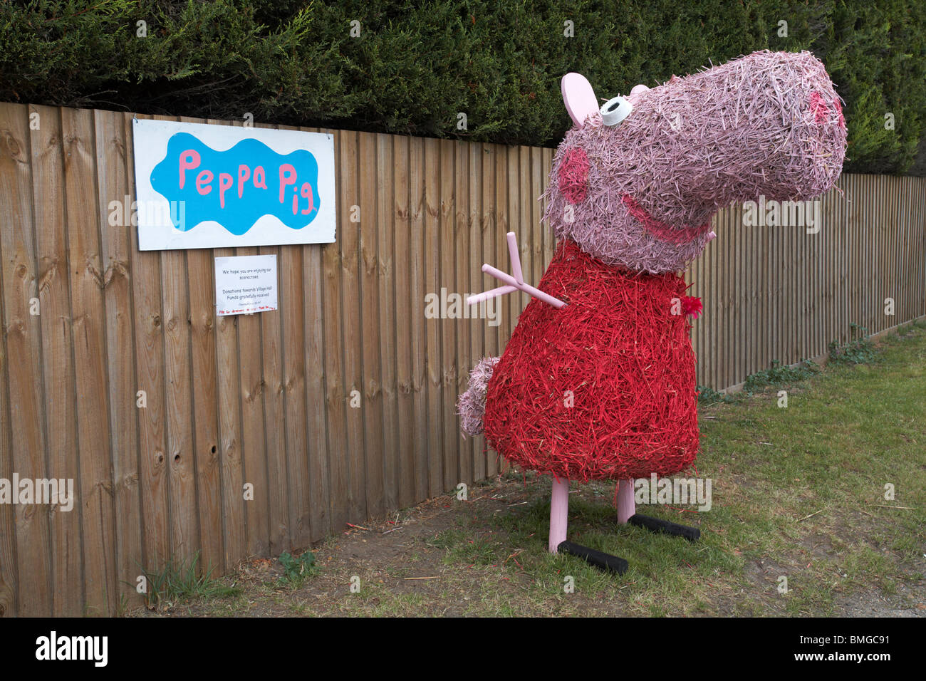 Peppa Pig at Bisterne Annual Scarecrow Festival, Bisterne, New Forest ...