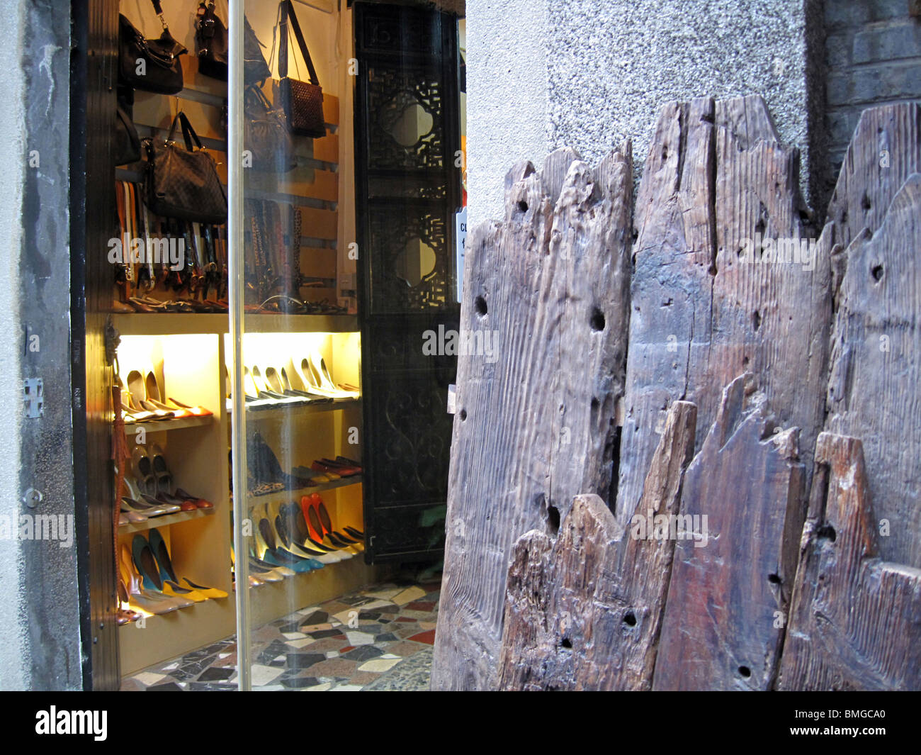 Tianzifang art street hi-res stock photography and images - Alamy