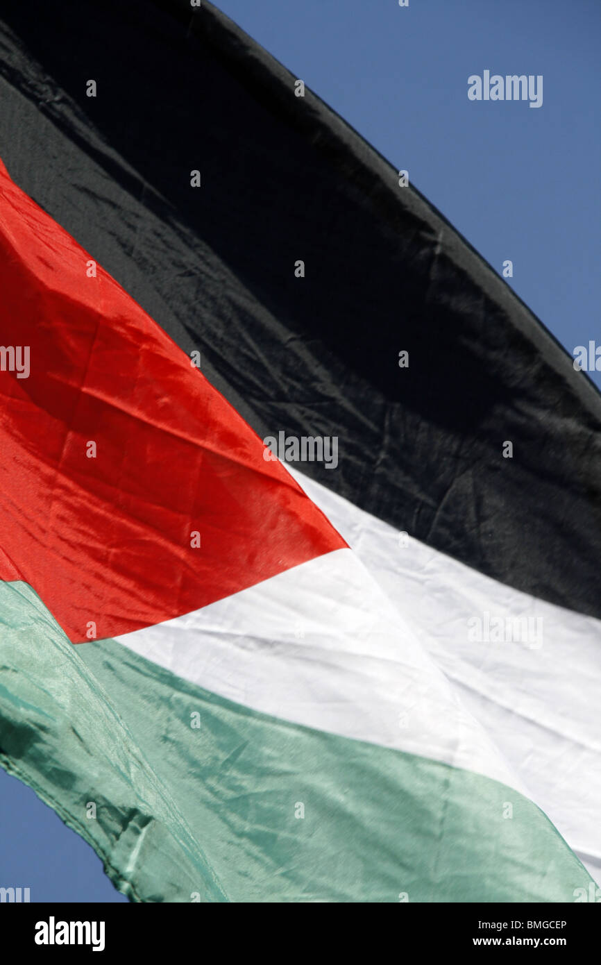 palestinian flag and blue sky Stock Photo - Alamy