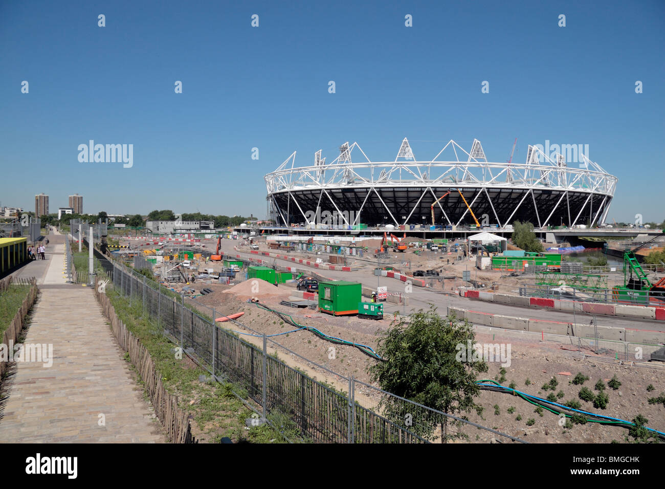 View showing the Greenway & partly constructed (in June 2010) London ...