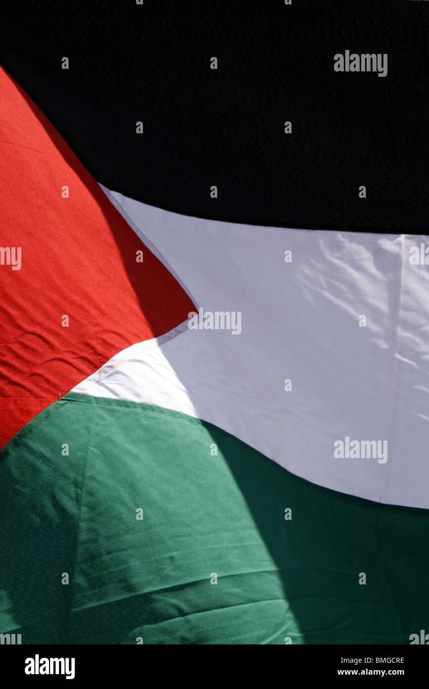 palestinian flag and blue sky Stock Photo - Alamy