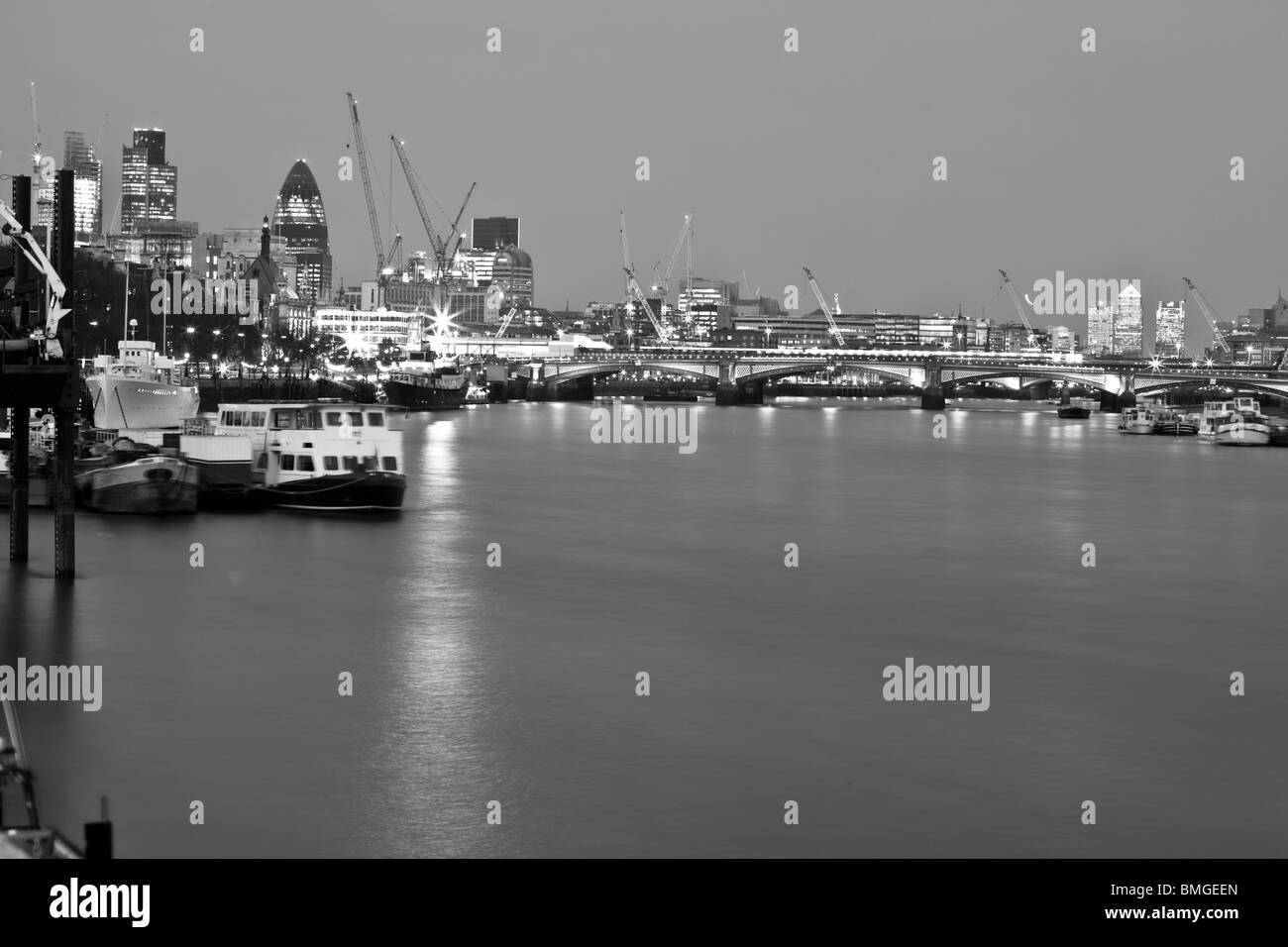 City of london night busy hi-res stock photography and images - Alamy