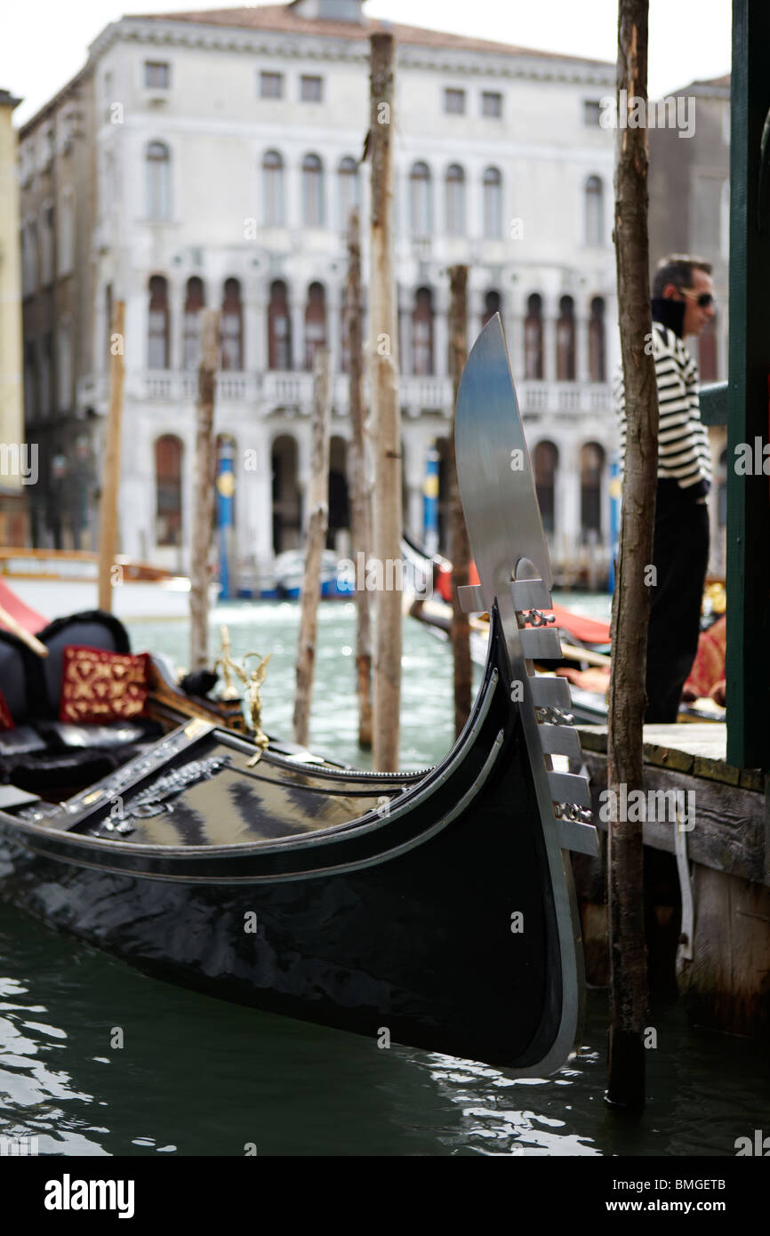 Female gondolier in venice hi-res stock photography and images - Alamy