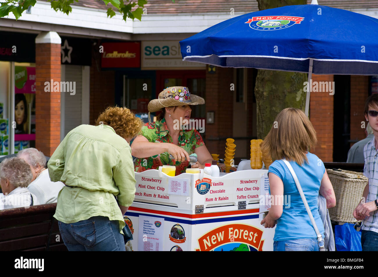 Ice cream stall hi-res stock photography and images - Alamy