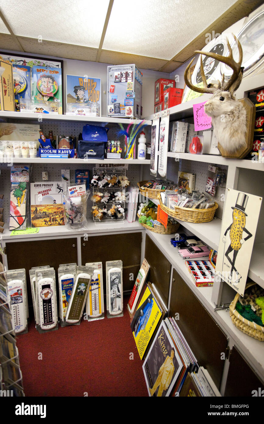 Gift shop interior usa hi-res stock photography and images - Alamy