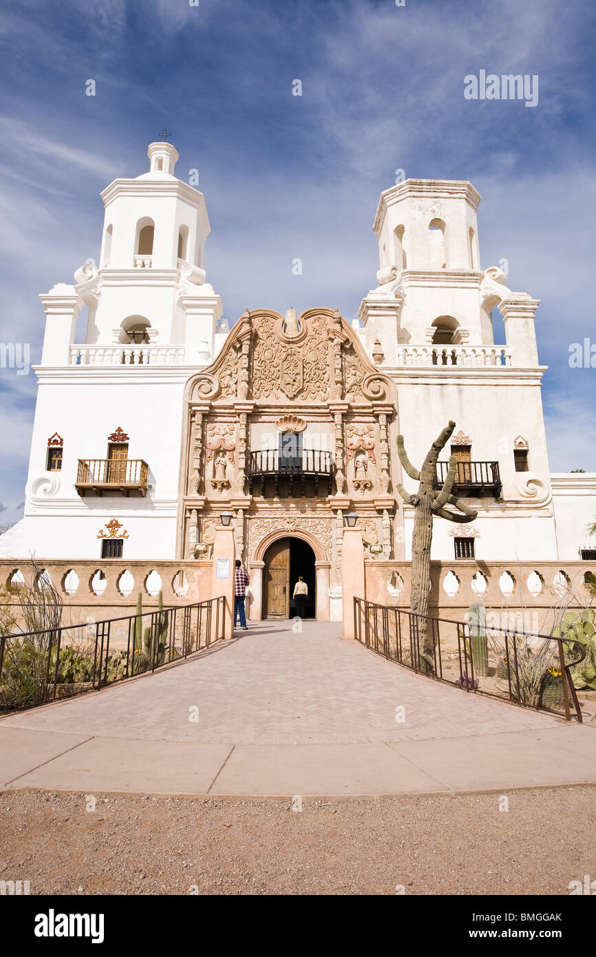 San xavier mission hi-res stock photography and images - Alamy