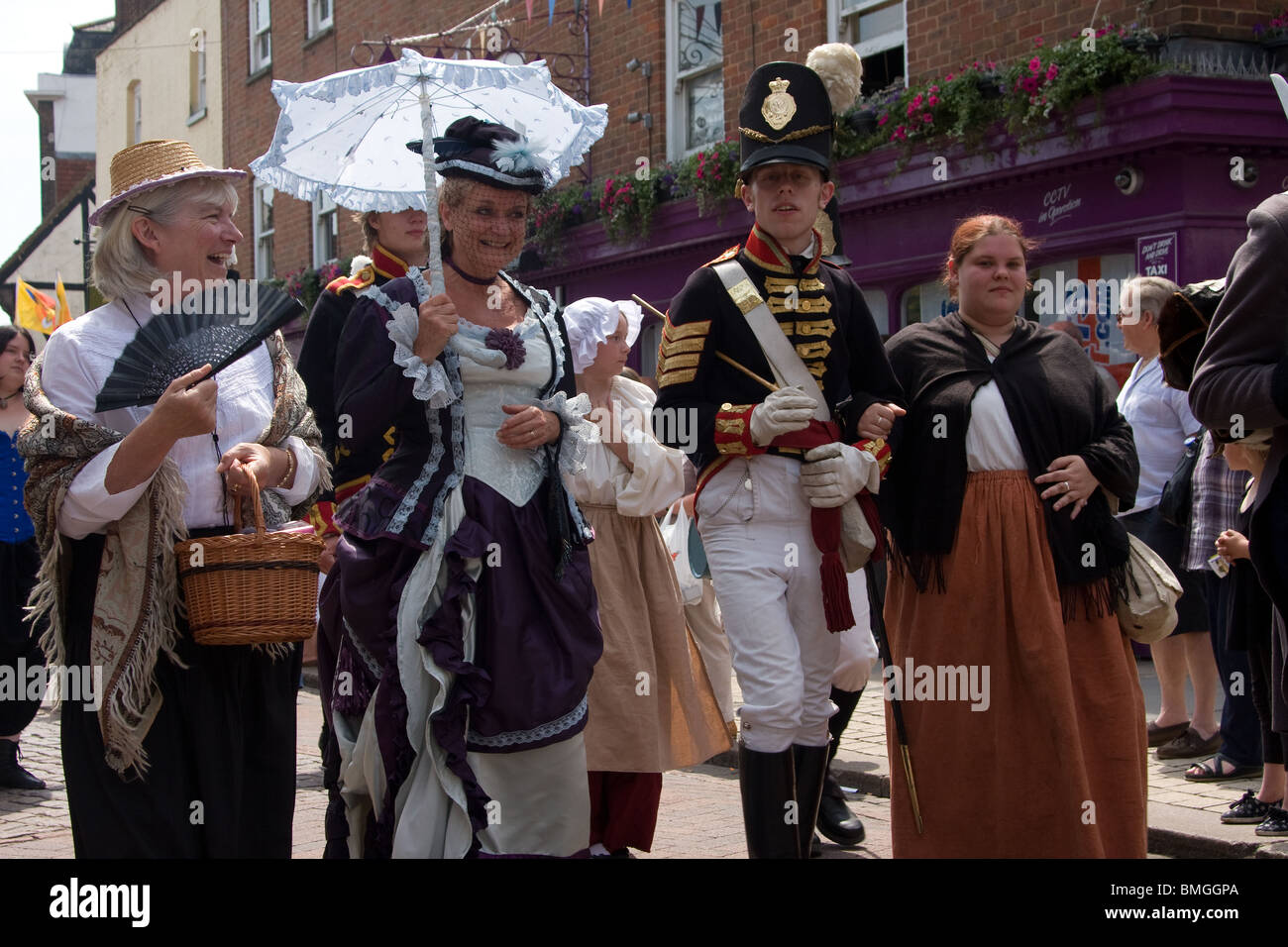 dickens festival victorian dickensian characters high street rochester ...