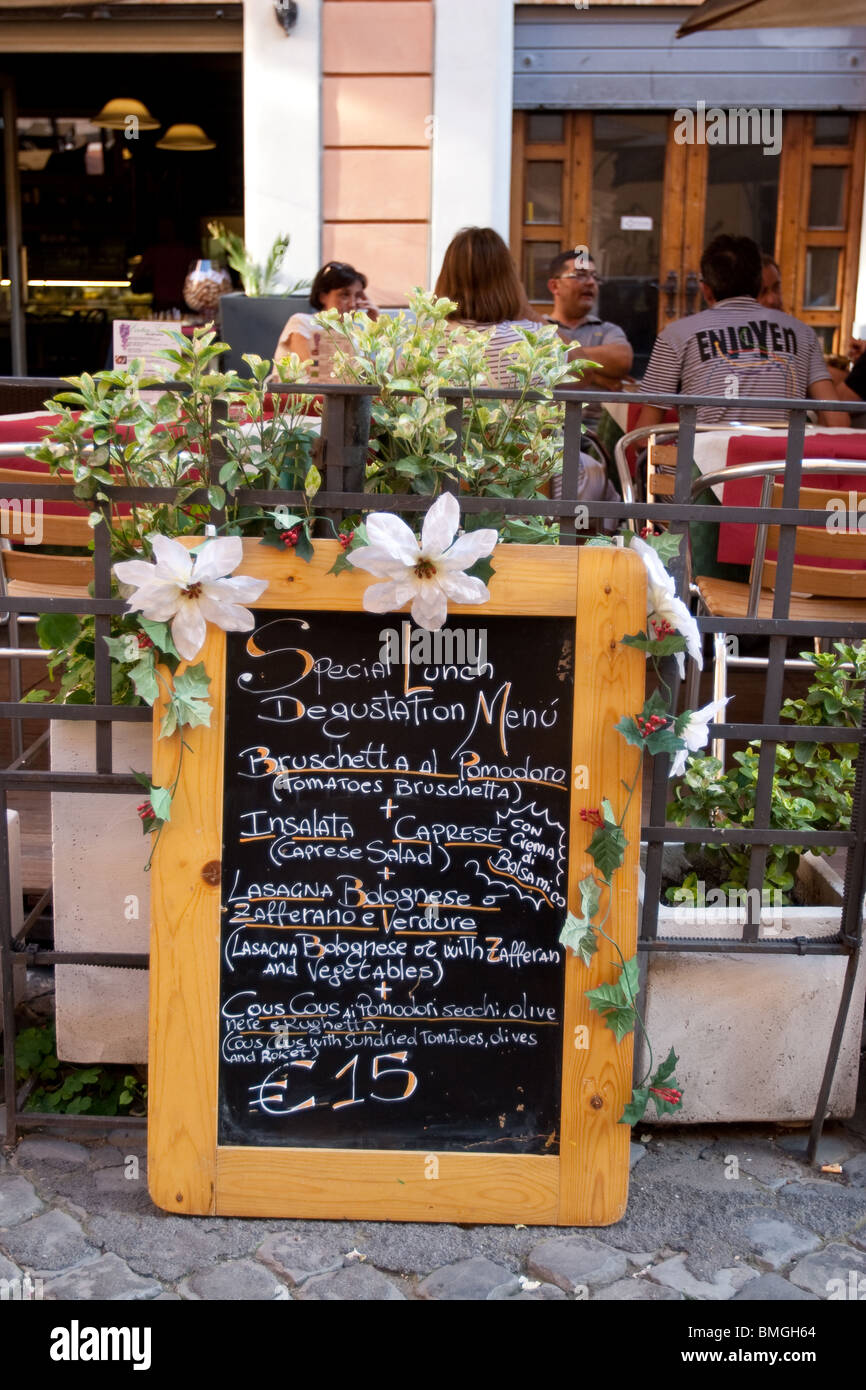 Menu' sign of restaurant bar pizzeria in Trastevere Rome Italy Stock ...