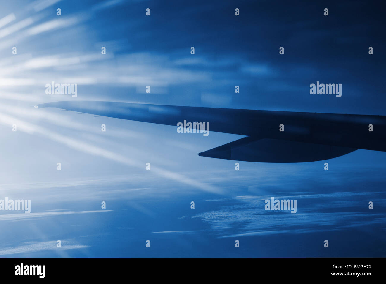 Airplane flying sunset hi-res stock photography and images - Alamy