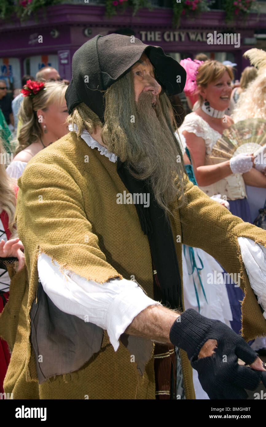 dickens festival victorian dickensian characters high street rochester ...