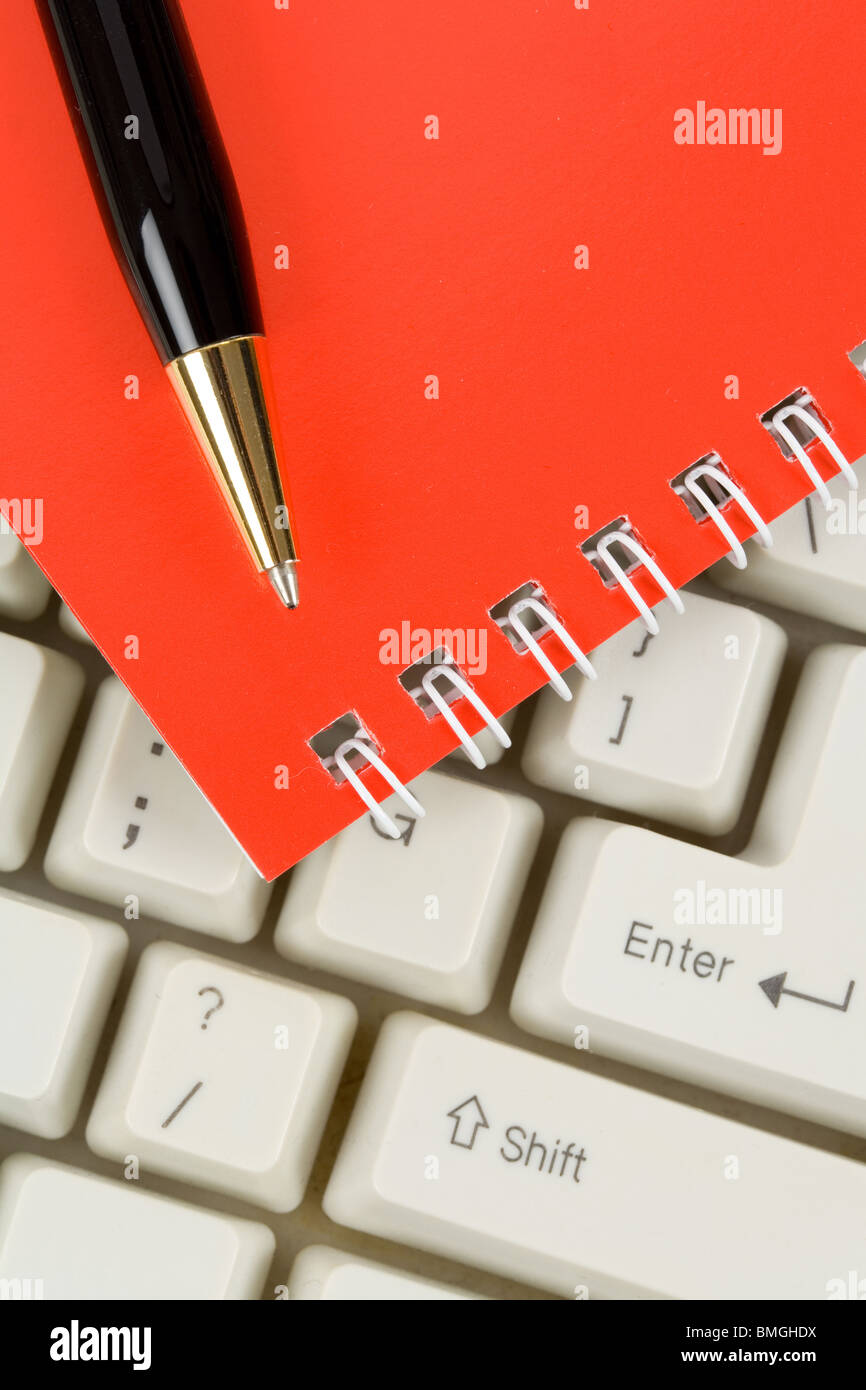 Pen and red hi-res stock photography and images - Alamy