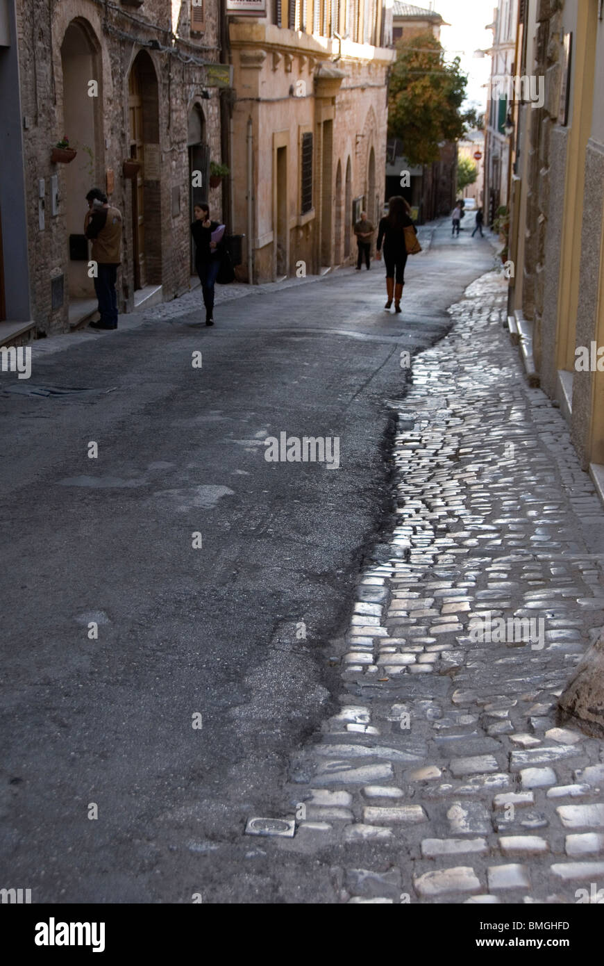 Ancient italian road hi-res stock photography and images - Alamy