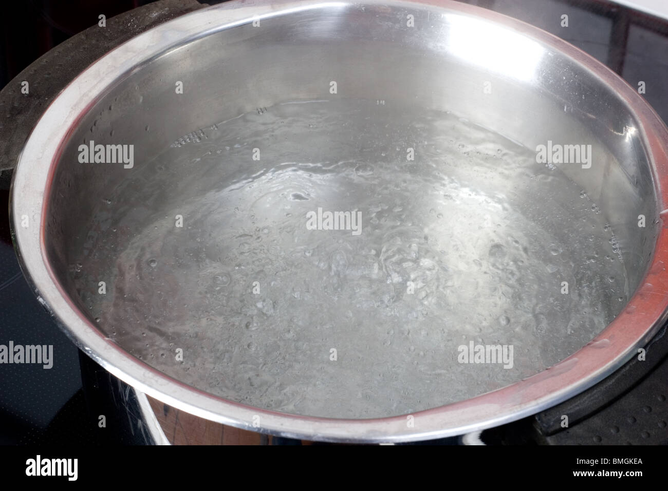 Boiling temperatures hi-res stock photography and images - Alamy