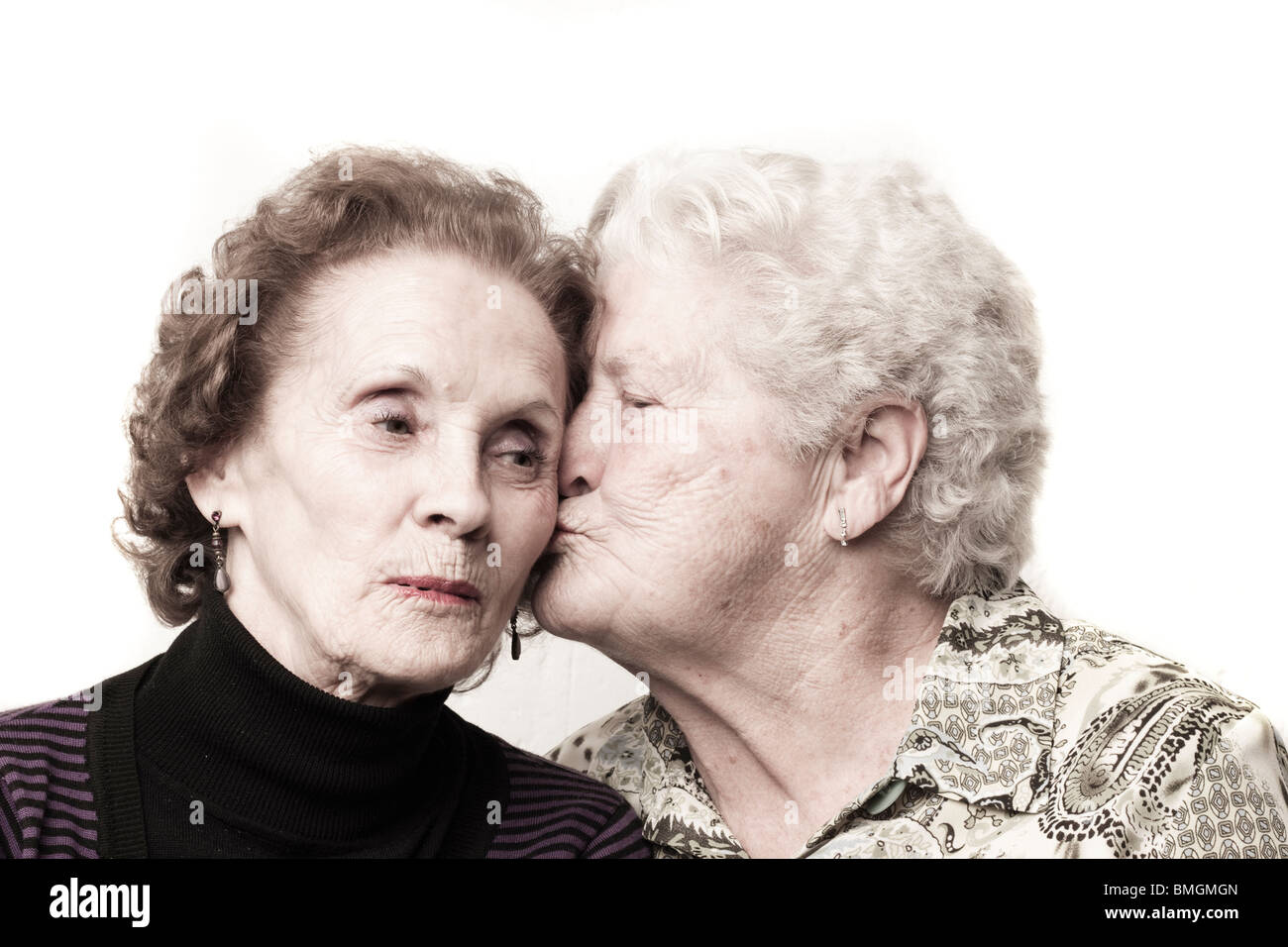 Two senior sisters laughing hi-res stock photography and images - Alamy