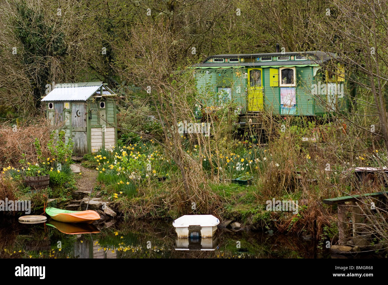 Scottish canal home hi-res stock photography and images - Alamy