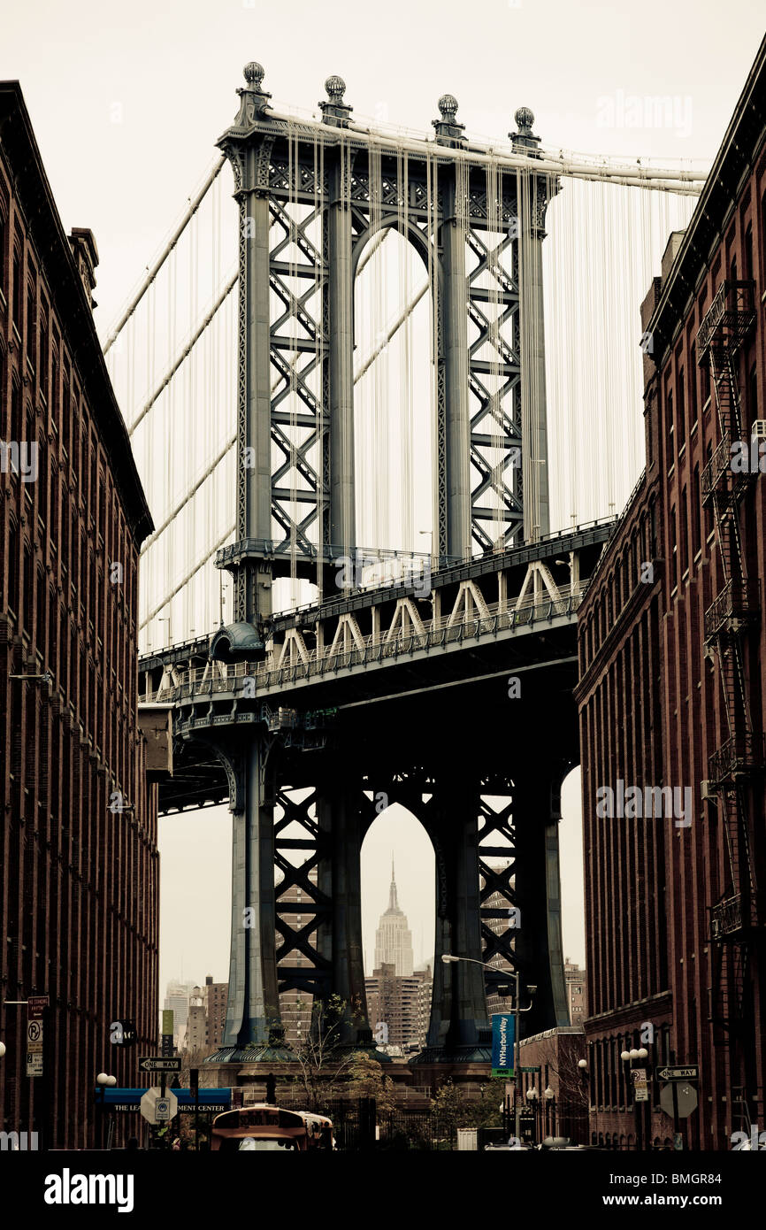 Manhattan Bridge and the Empire State Building through Washington ...