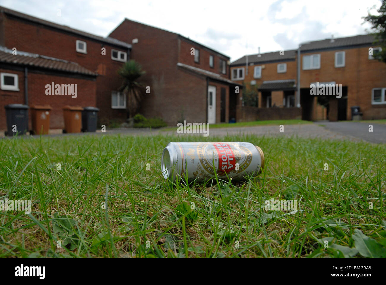 Discarded beer can on a sink estate in Hinckley, UK Stock Photo - Alamy