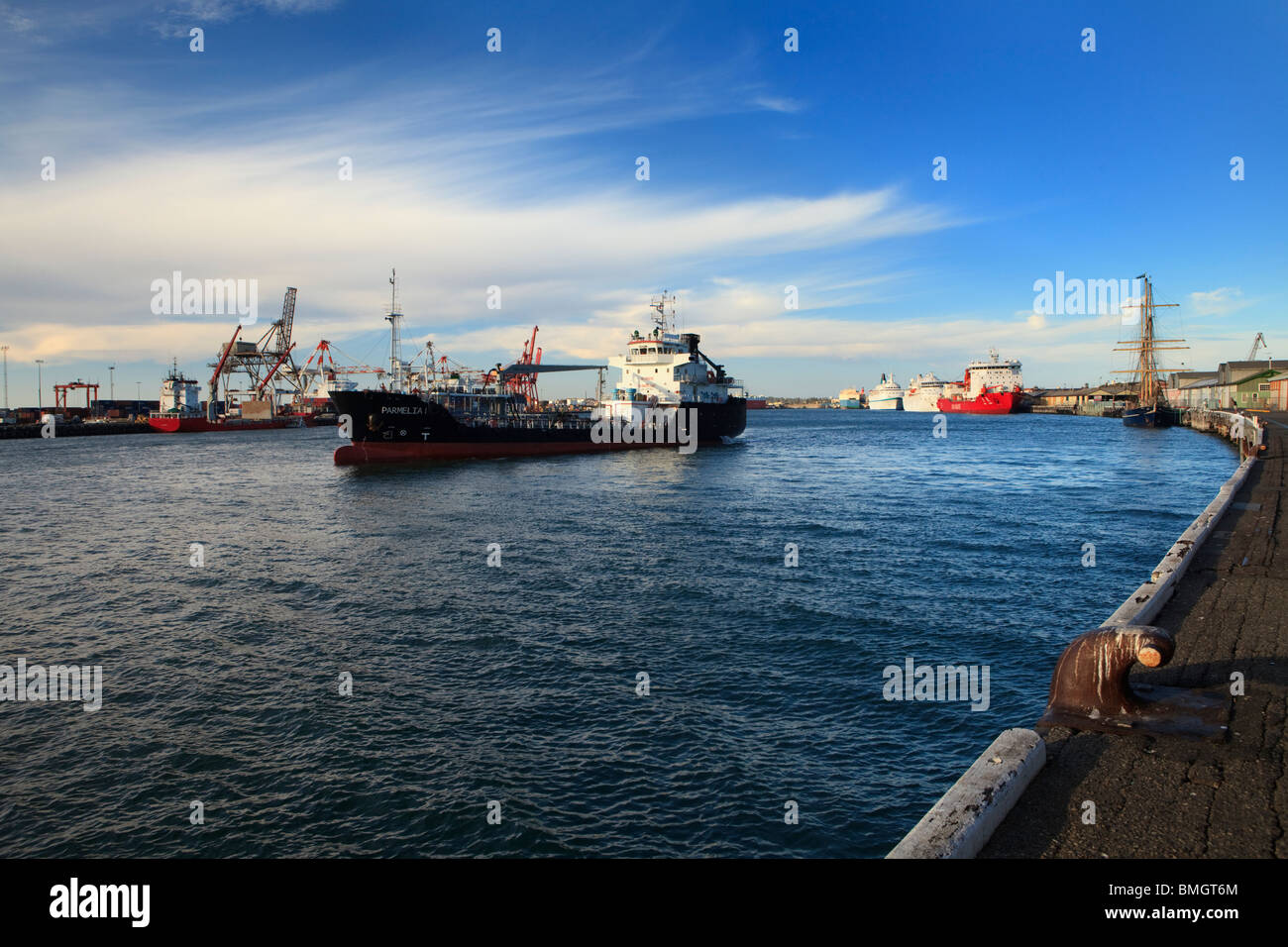 Parmelia I tankship entering Fremantle Harbour Stock Photo - Alamy