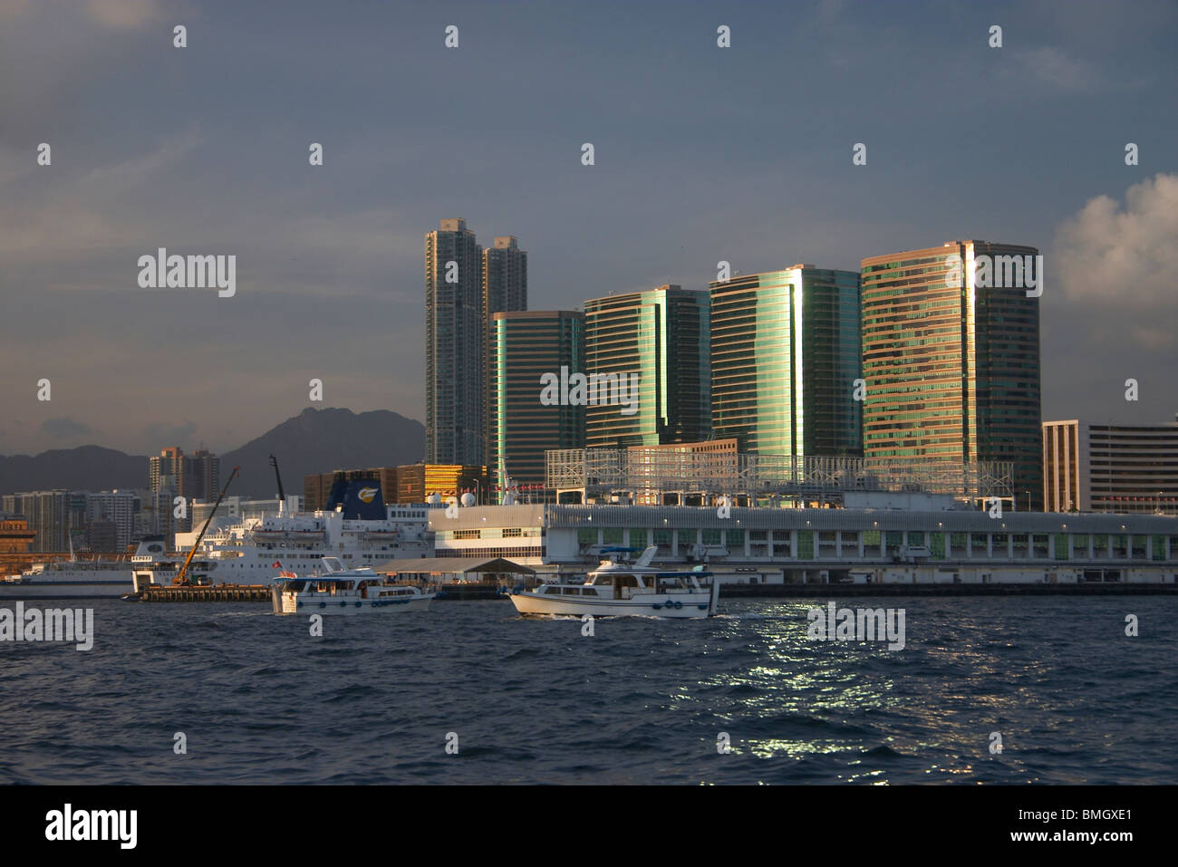 Hong kong architectures hi-res stock photography and images - Alamy