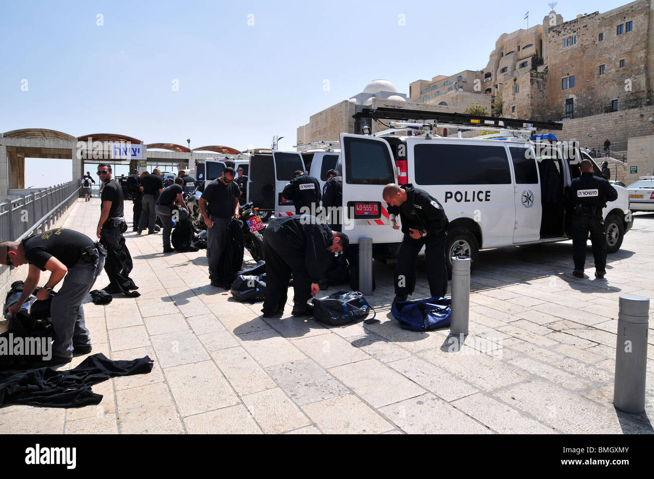 Israel, Jerusalem, Old City,The Wailing Wall Israeli police Stock Photo ...