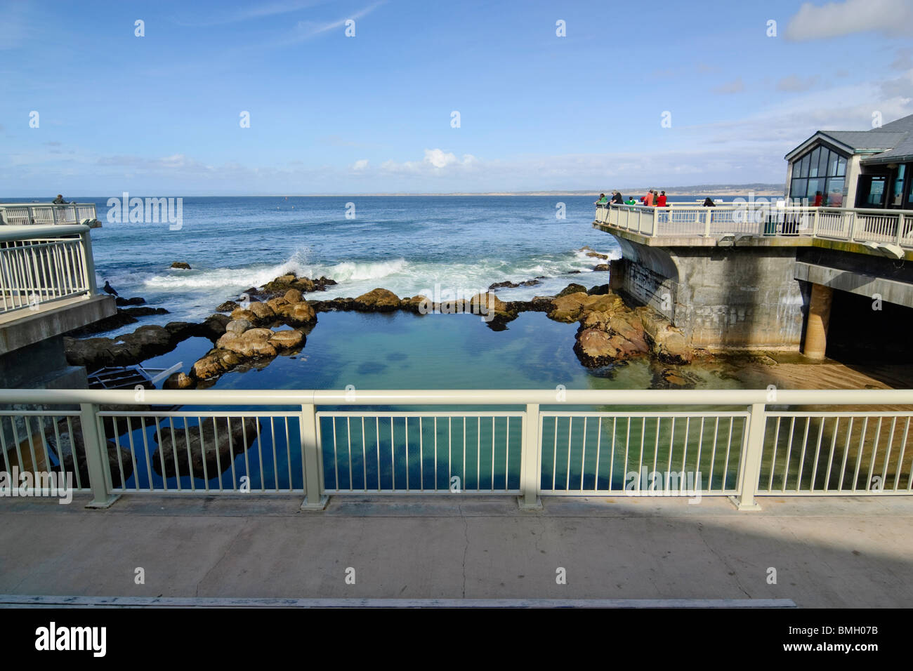 Exterior view of the Monterey Bay Aquarium along the Pacific Ocean. The ...