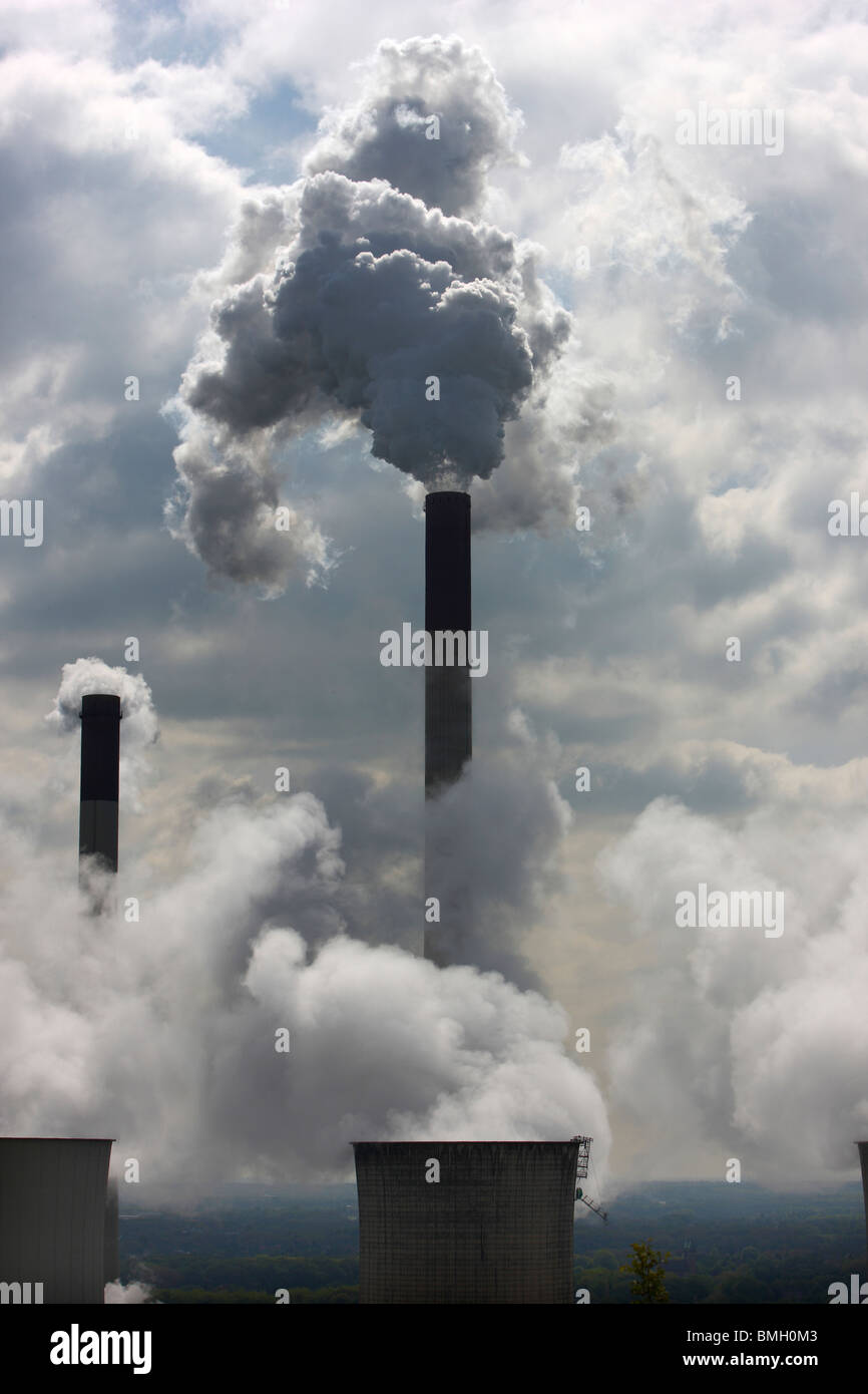 Pollution chimney environment hi-res stock photography and images - Alamy
