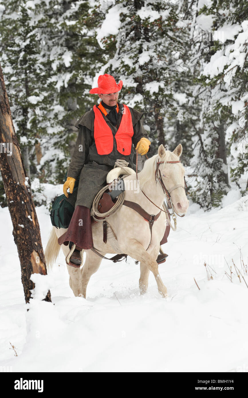 Cowboy with rifle hi-res stock photography and images - Alamy