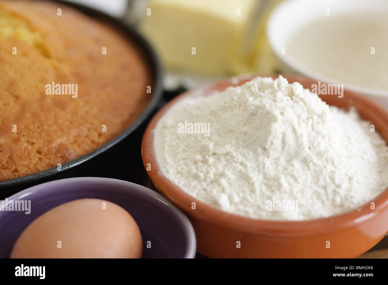 Sponge cake ingredients hi-res stock photography and images - Alamy