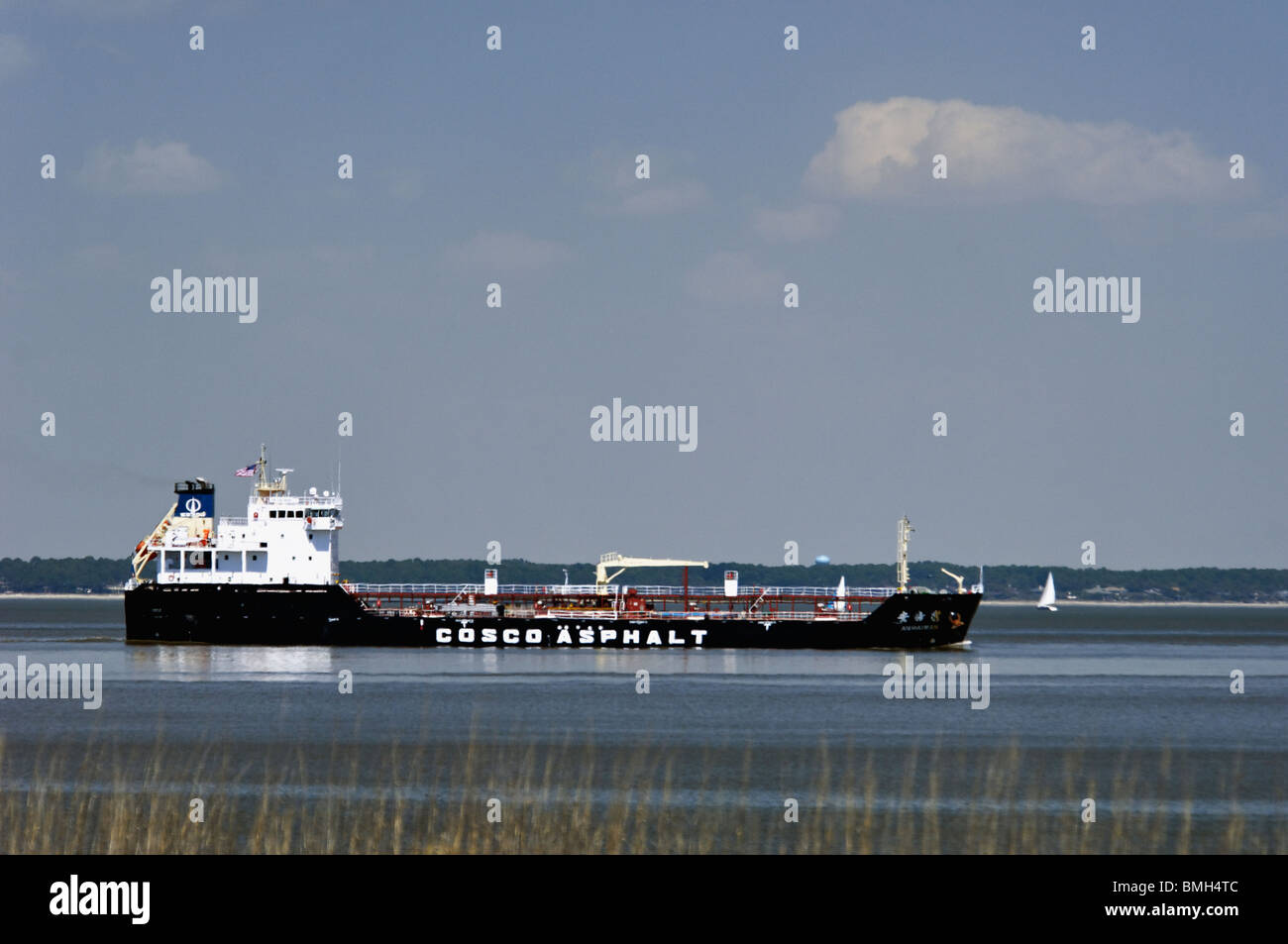 Cargo ship freighter on river hi-res stock photography and images - Alamy