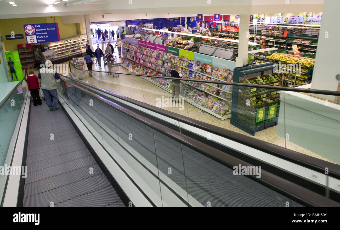 Tesco's superstore travelator in Bletchley UK Stock Photo - Alamy